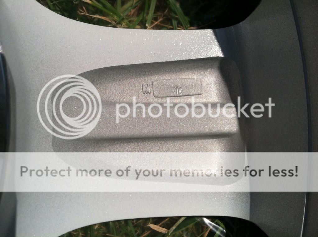 Volkswagen Routan OEM (original equipment) 17" wheels specifications ...